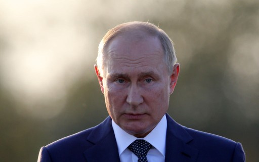 Putin completa 70 anos com oração por sua saúde em meio à crise da ...