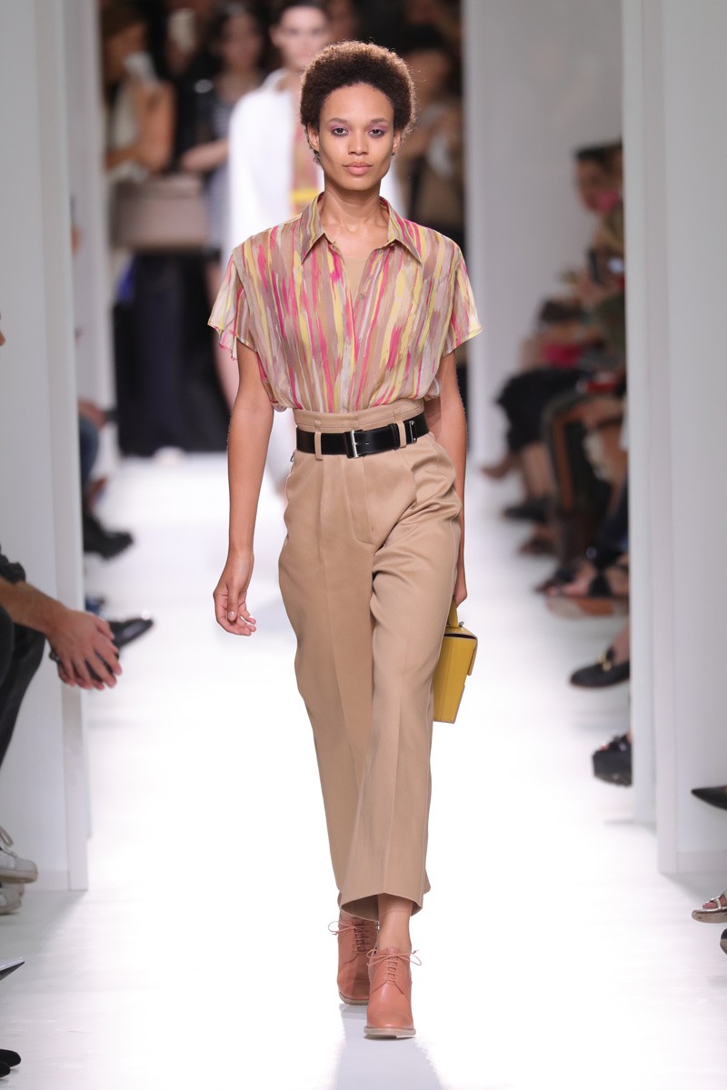 Hermès alia clássico atemporal da marca a desejos do momento | Desfiles ...