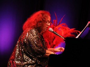 G1 - Cantora Cida Moreira fará show com atmosfera de cabaret em ...