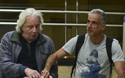 Marco Nanini é clicado com o namorado e sócio, em aeroporto de SP ...