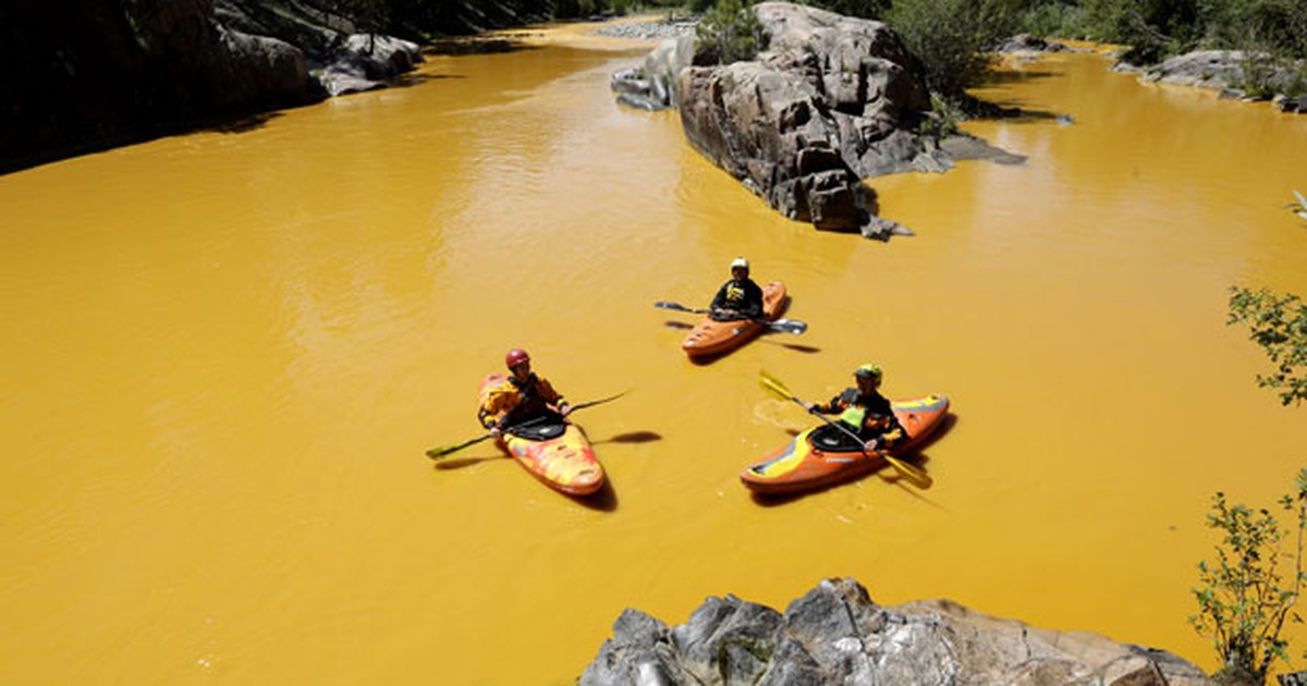 Natureza - Rio fica laranja após contaminação por agência ambiental nos EUA