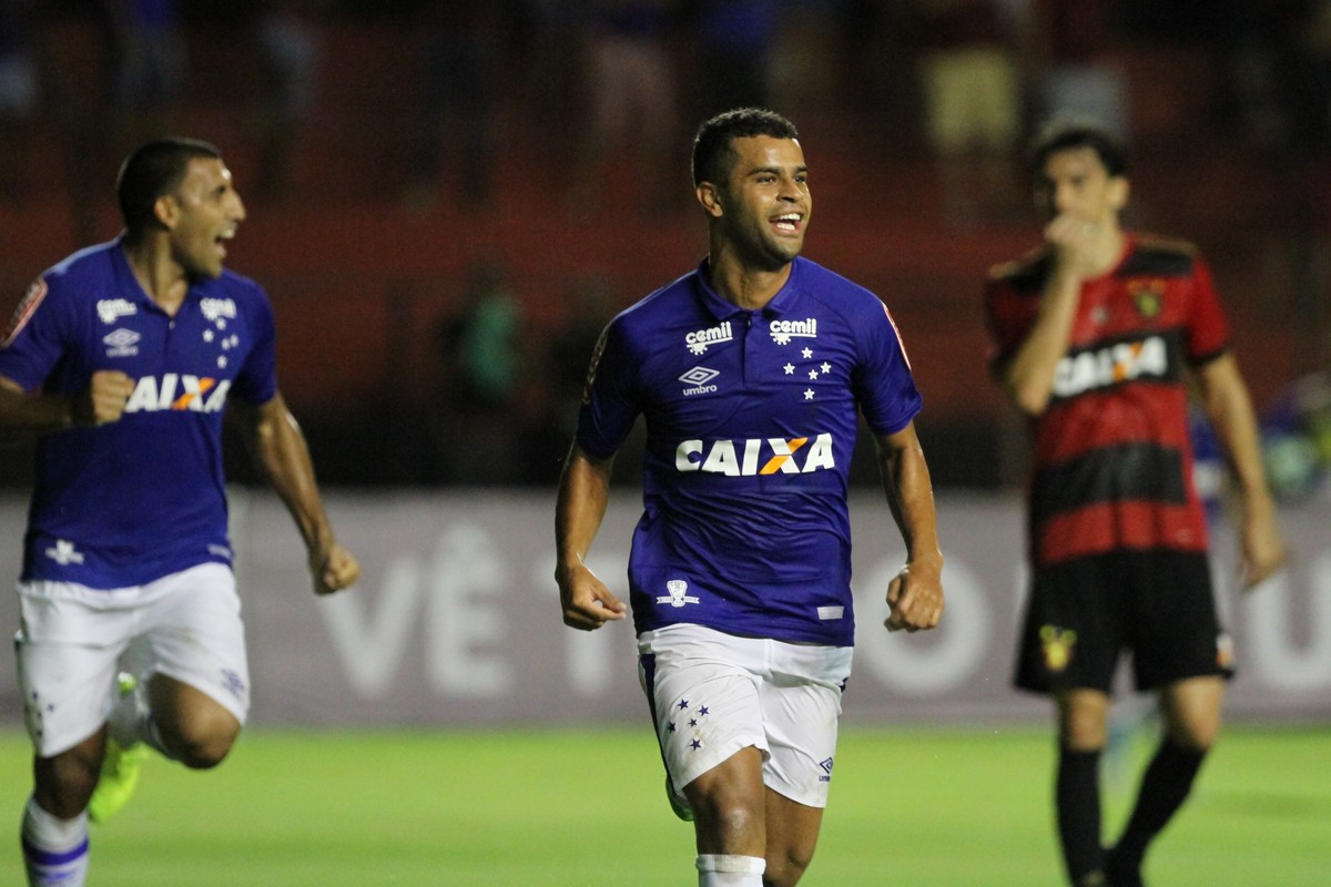 Alisson é o destaque do Cruzeiro no empate com o Sport, no Recife ...