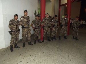 G1 - Tropa de Choque é acionada para acompanhar 'rolezinho' em shopping ...