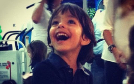 Kaká posta foto do filho Luca - Revista Crescer | Pais famosos