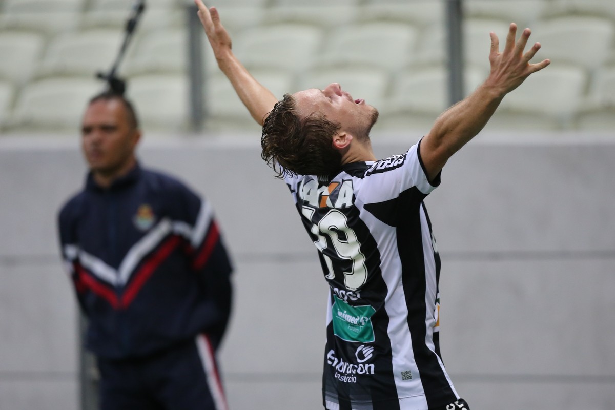 Antes de estrear, Alex Amado rescinde com Bragantino e volta para o ...