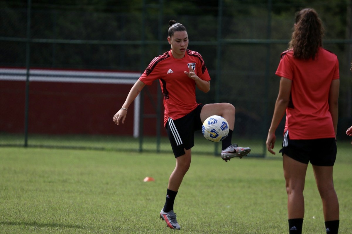 Joyce vive expectativa para estrear no profissional do São Paulo pelo ...