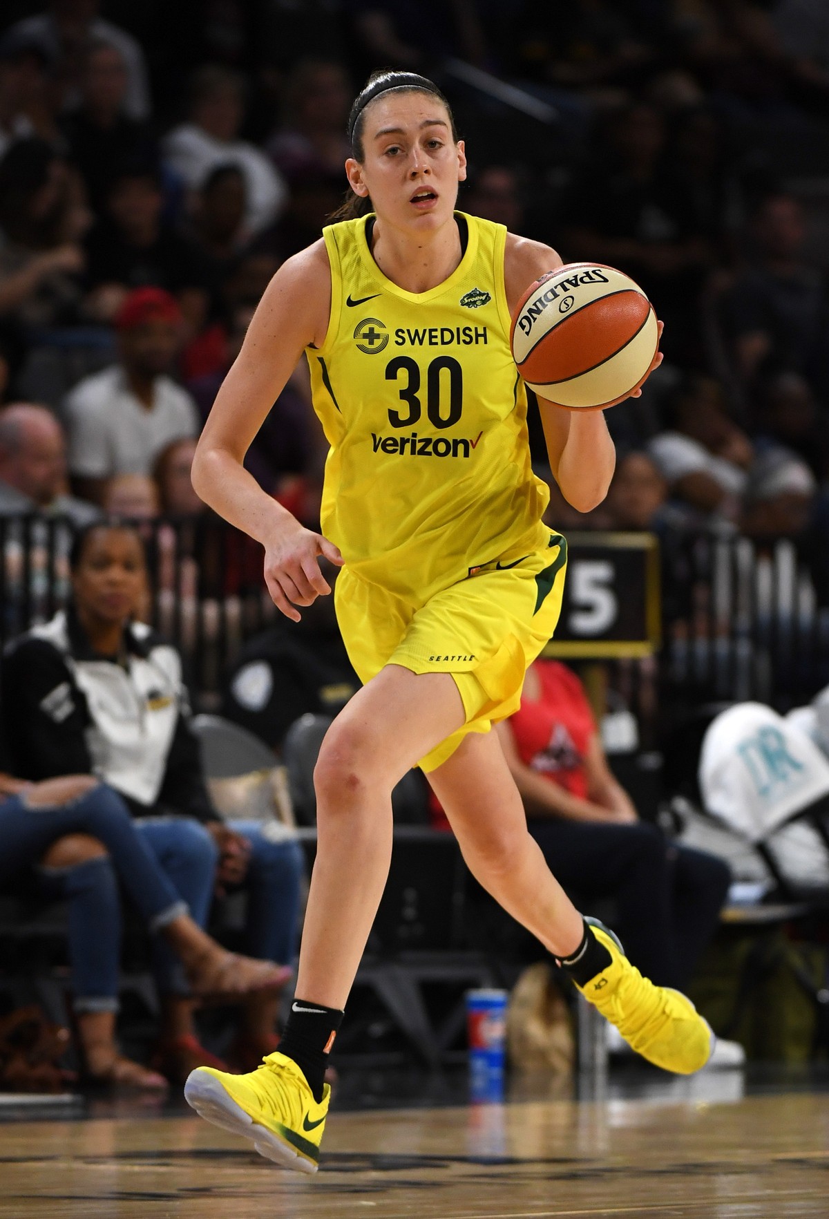 Breanna Stewart, ala do Seattle Storm, é eleita MVP da temporada da ...
