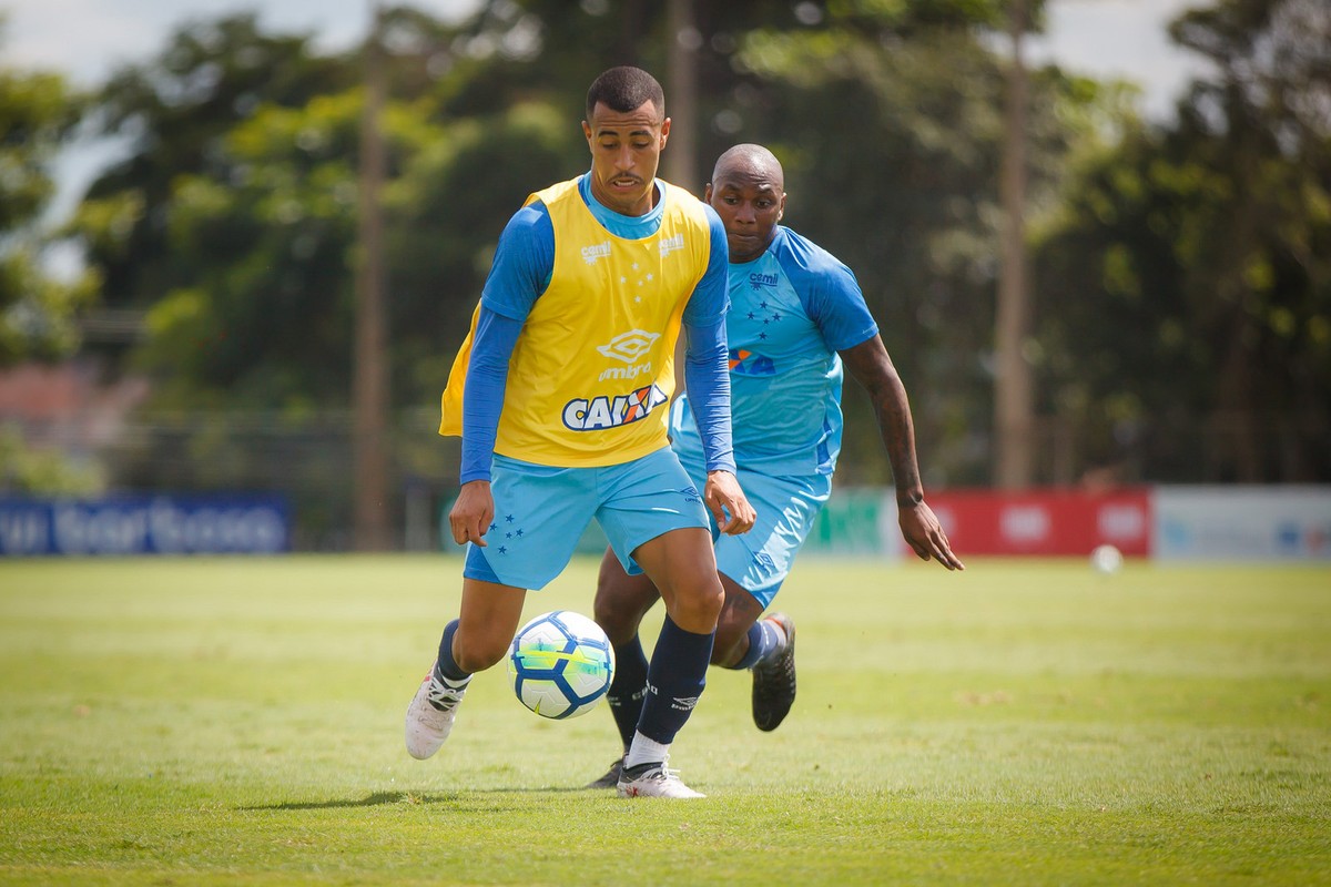 Londrina anuncia contratação do lateral-esquerdo Victor Luiz, do ...