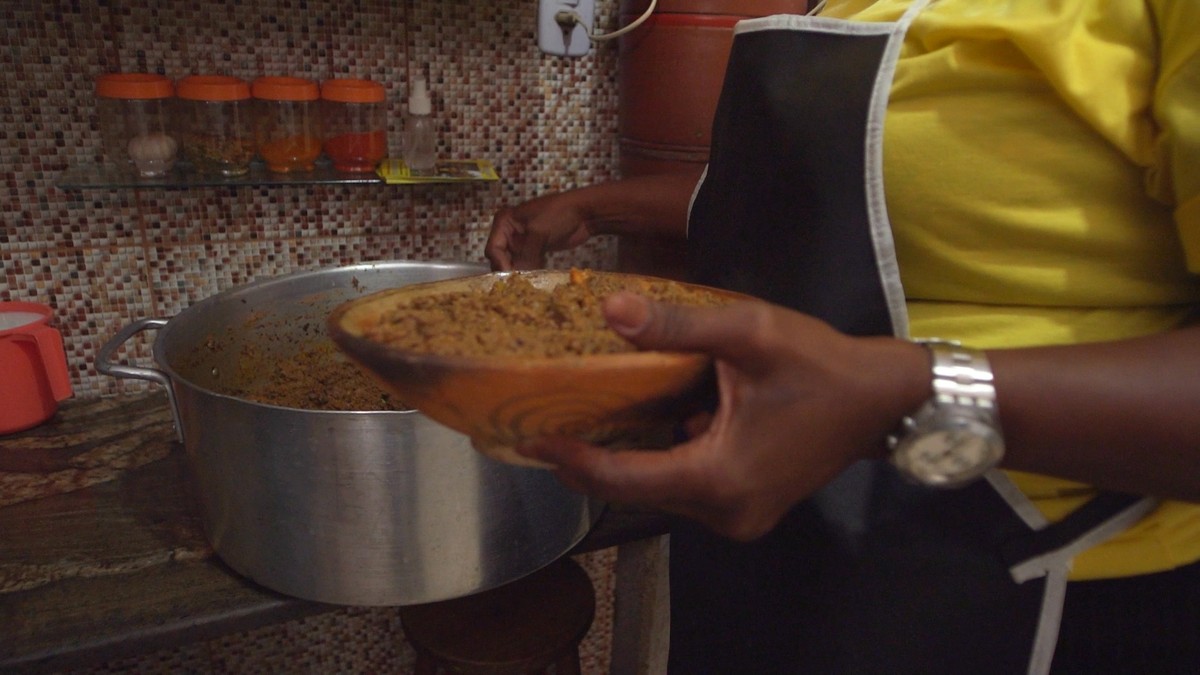 Aprenda a fazer o Xinxim de Bofe da chef de cozinha Denise Marques ...