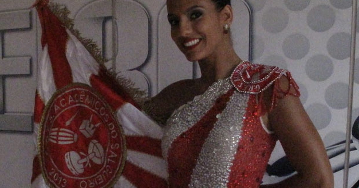 G1 - Após 8 anos afastada, porta-bandeira se rende à paixão e volta ao ...