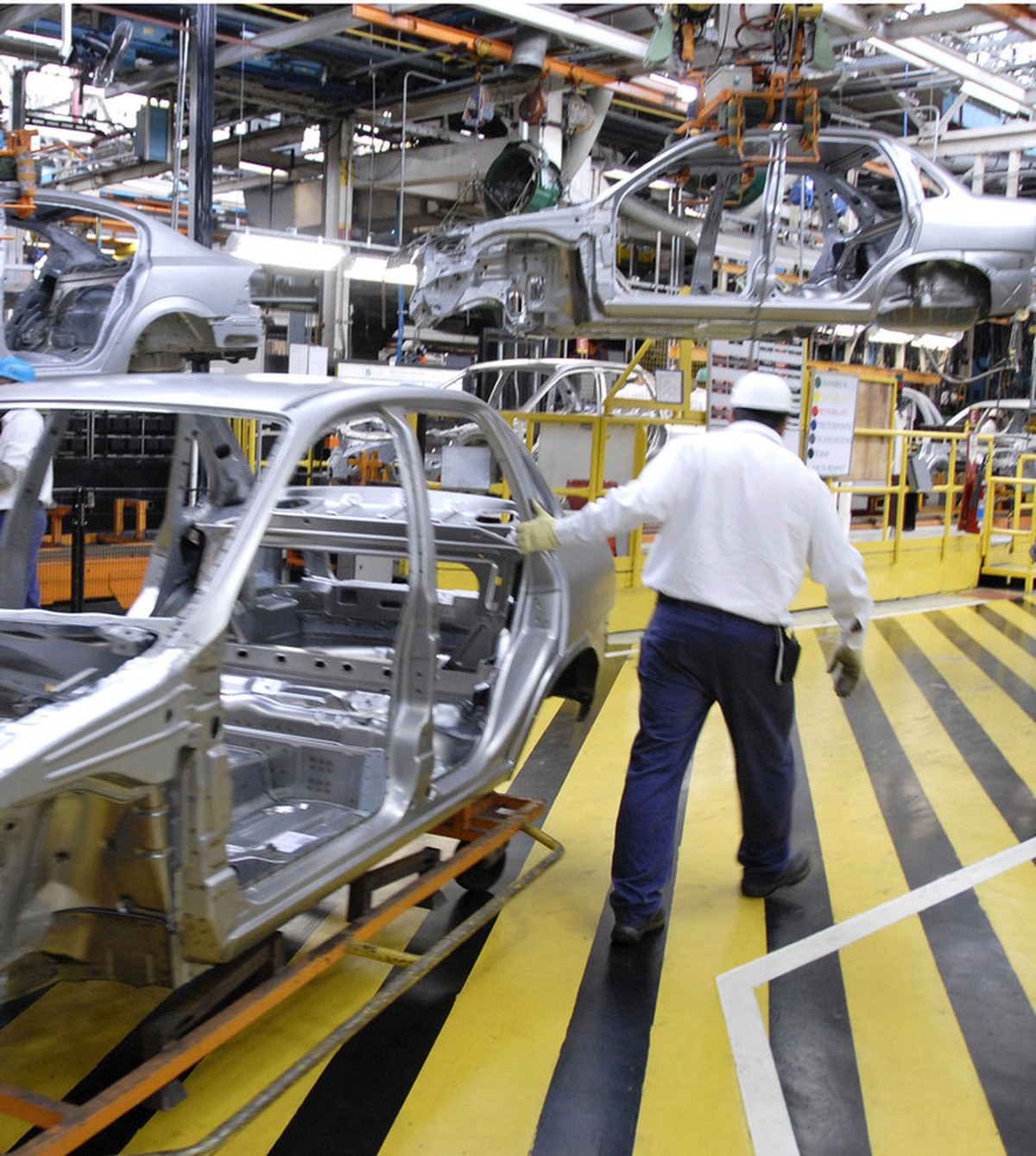 Lucro da GM desaba no quarto trimestre | Empresas | Valor Econômico