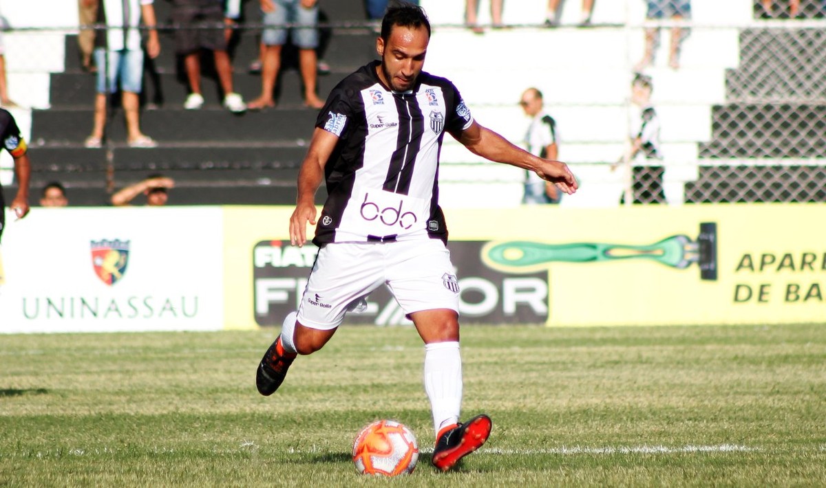 Central avalia, mas Leandro Costa não está nos planos para jogo diante ...