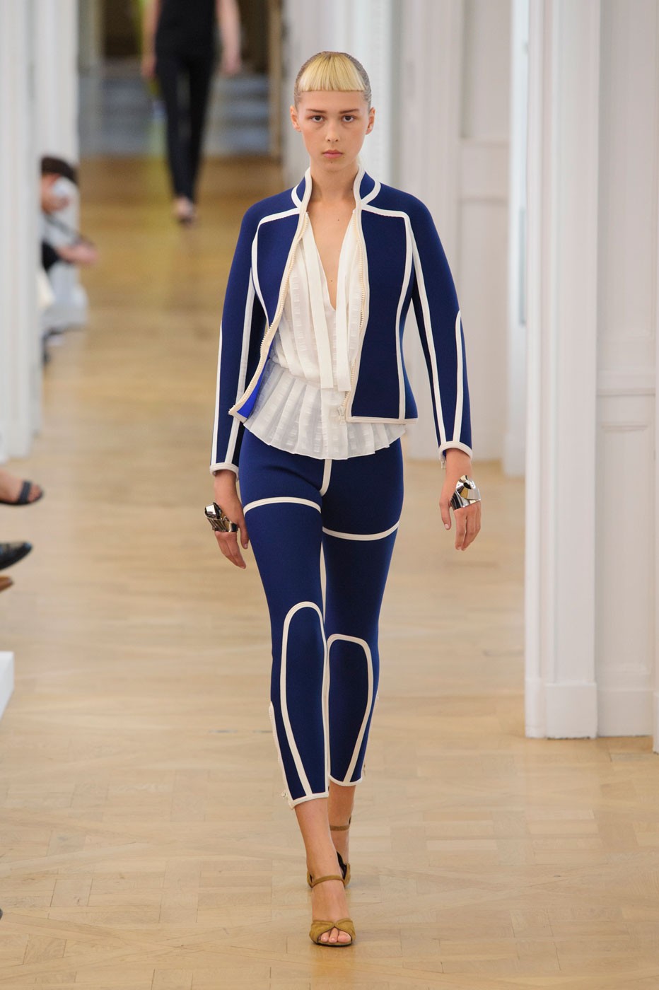 Courrèges leva o DNA da marca ao novo milênio | Desfiles | Vogue