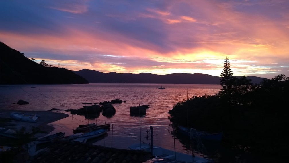 De olho no céu: SC amanhece com mistura de cores e previsão de forte ...