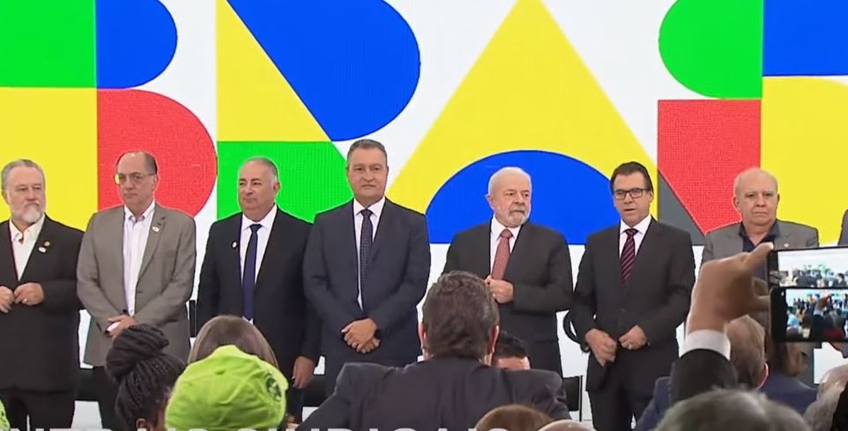 Lula reúne centrais sindicais e anuncia grupo de trabalho para debater ...