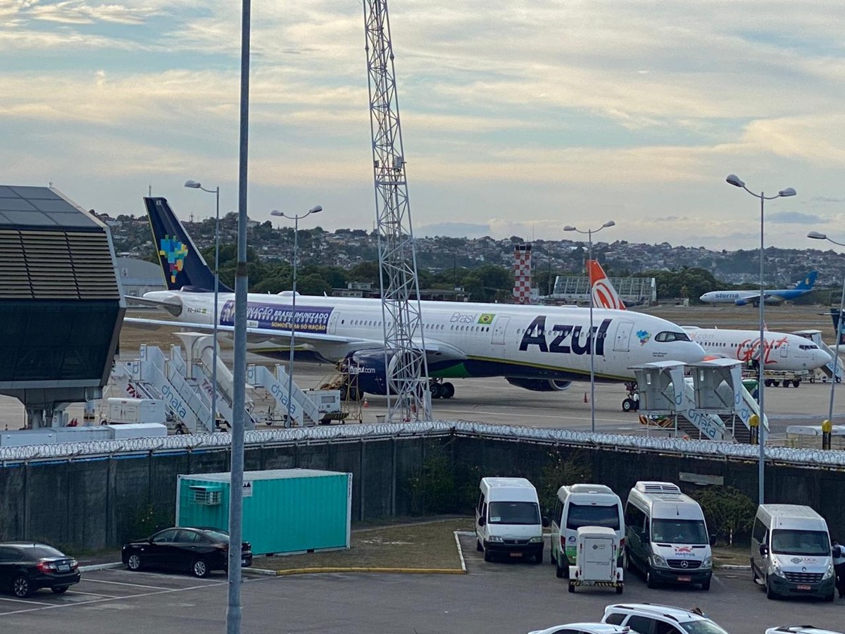 Pernambuco anuncia novos voos da Azul com partida do Recife para dez ...