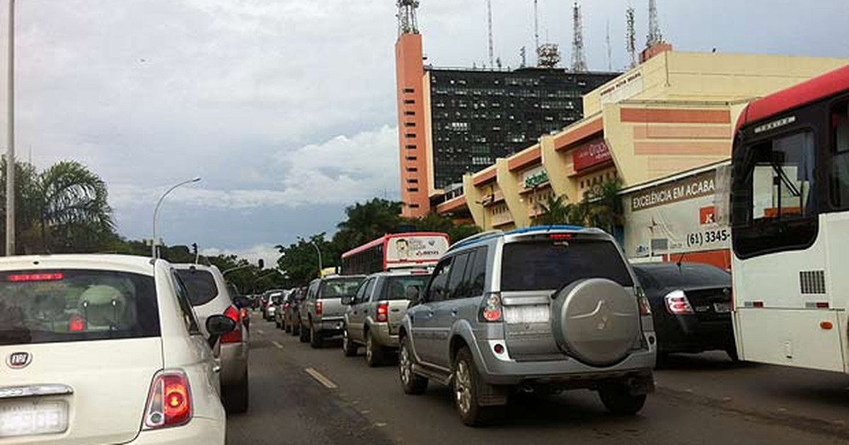 G1 - Semáforo desligado deixa trânsito congestionado na W3 Sul, em ...