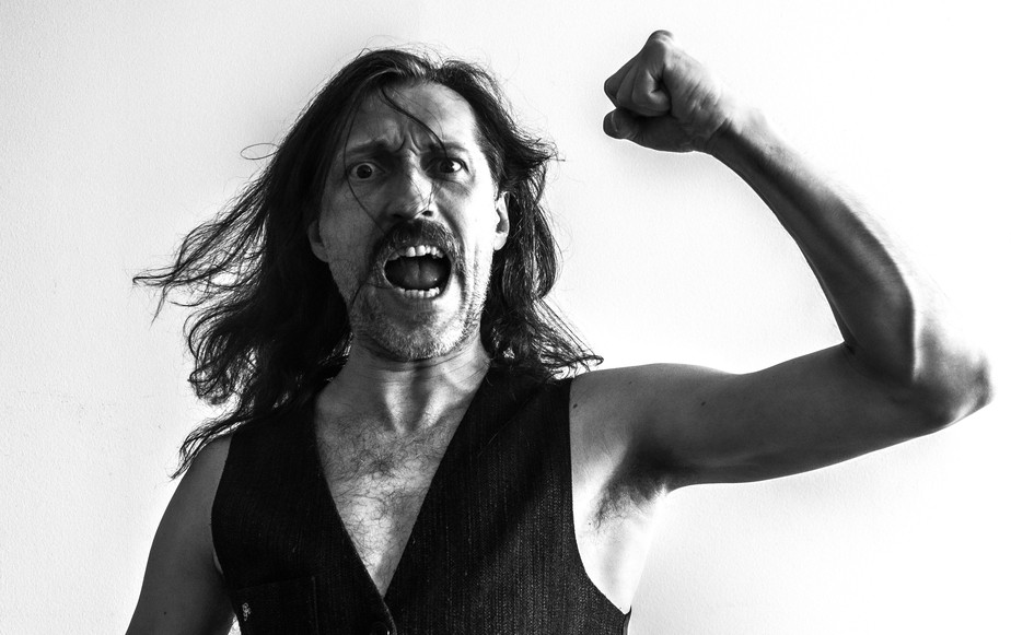 Eugene Hütz: ‘As pessoas perderam a habilidade de pensar criticamente ...