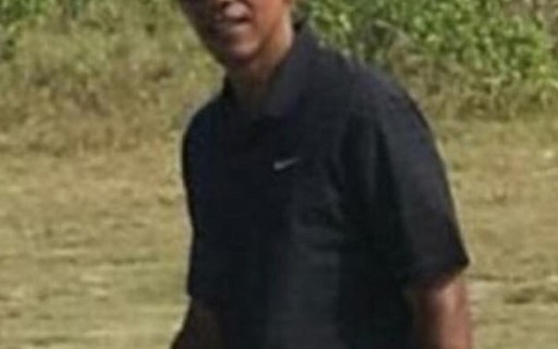Barack Obama é clicado de bermuda e boné durante férias no Caribe ...