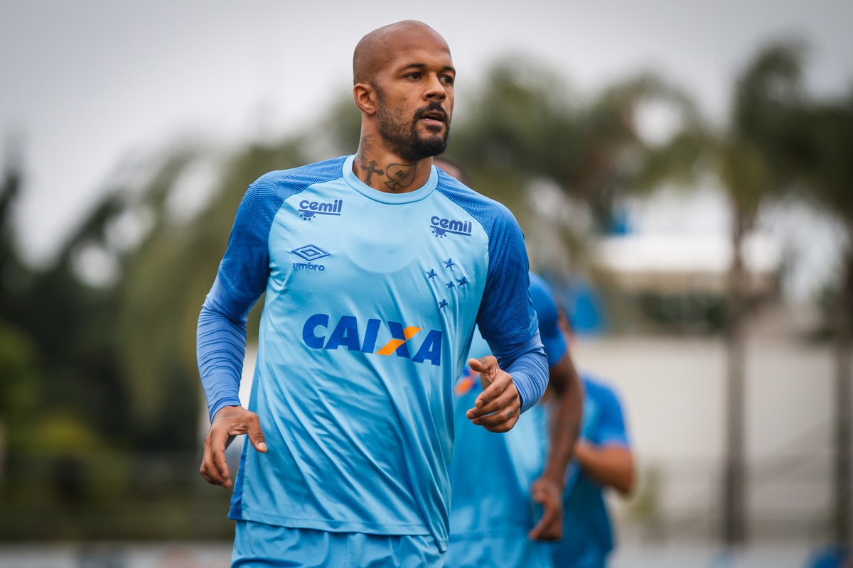 Metade dos contratados de 2018 utilizados por Mano deixa o Cruzeiro na ...