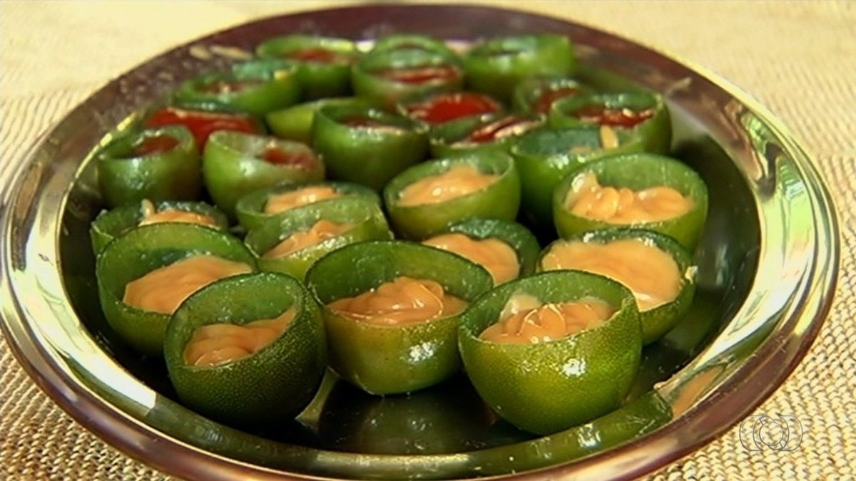 Instrutora ensina receita de doce de limão cristalizado com recheio de ...