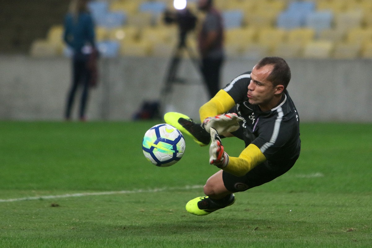 "Invicto", Lomba reencontra Flamengo e persegue marca de Taffarel no ...