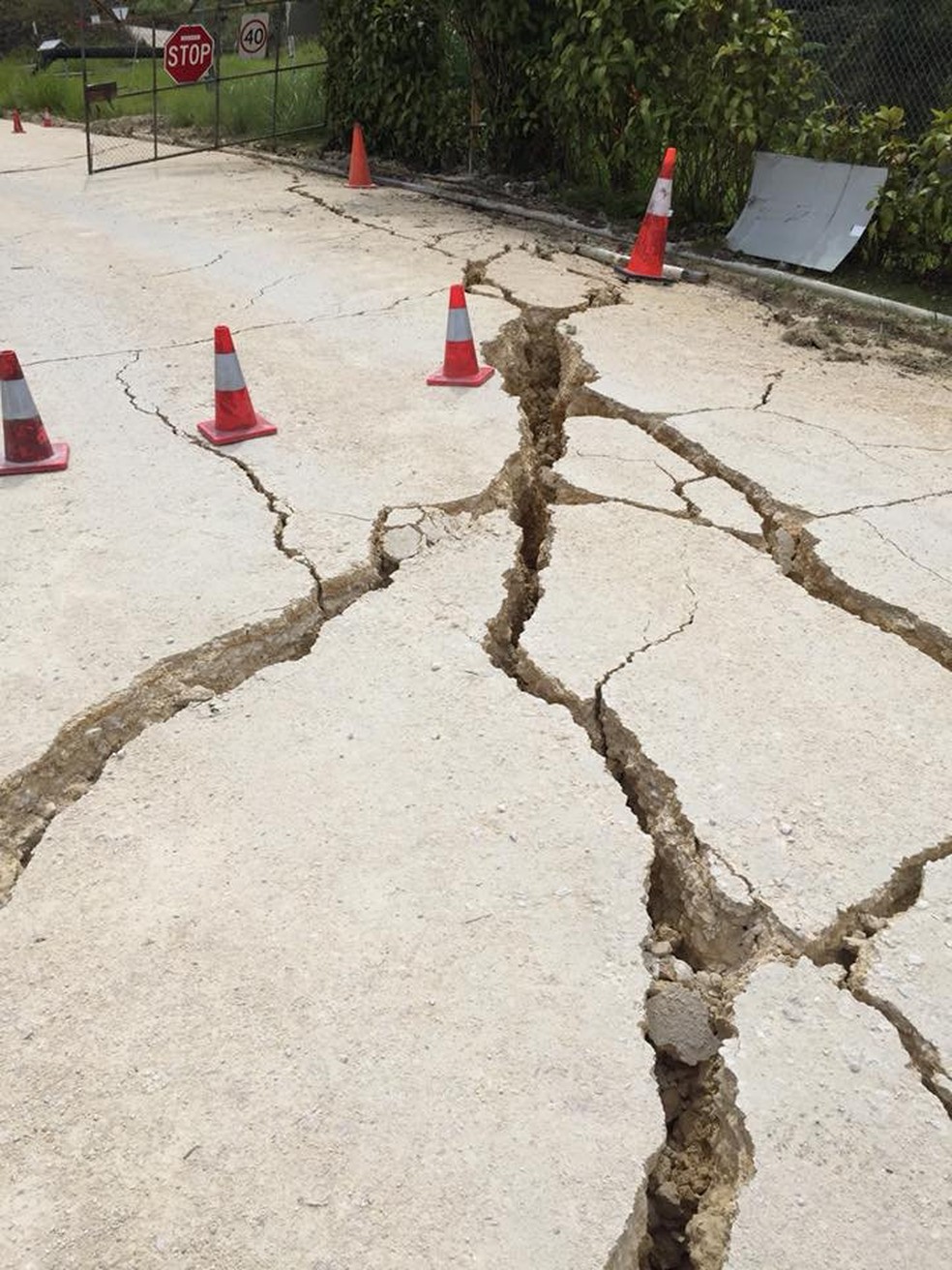 Terremotos em Papua Nova Guiné deixam dezenas de mortos e centenas de ...