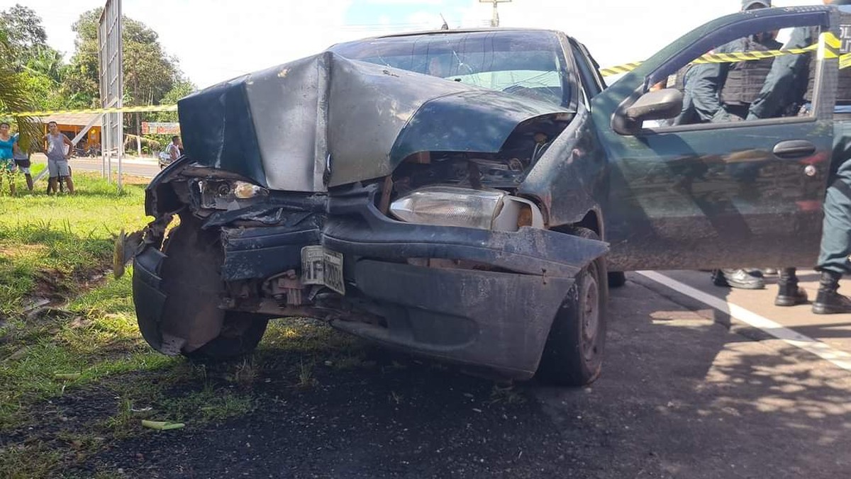 Carro bate em poste e três pessoas morrem no Pará; moradores que tentavam ajudar foram ...