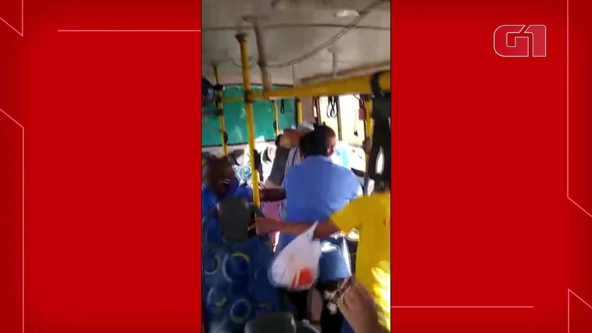 Homem é esfaqueado dentro de ônibus, no DF, por causa de fotografia | Distrito Federal | G1