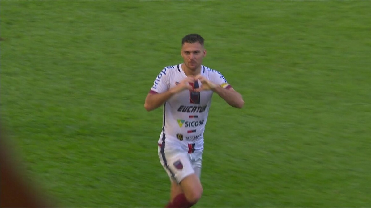 Depois de assistência para gol, Léo Teles sonha com Toledo campeão em ...