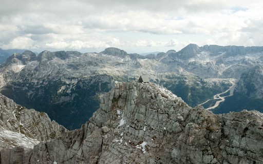 Chalé a mais de 2,5 mil metros de altura é gratuito para quem conseguir ...