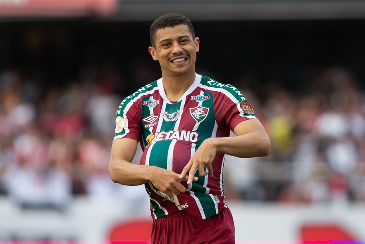 André "sobrevive" à janela e fica no Fluminense, mas Europa acena por ...