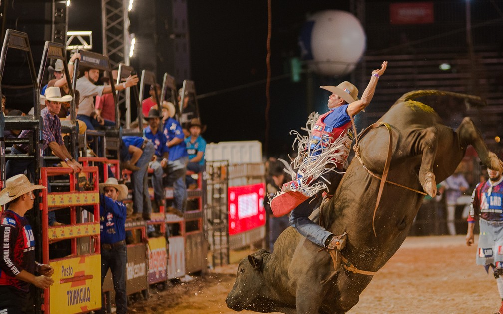 Ribeirão Rodeo Music 2018: 1ª noite de montaria em touros e cavalos ...