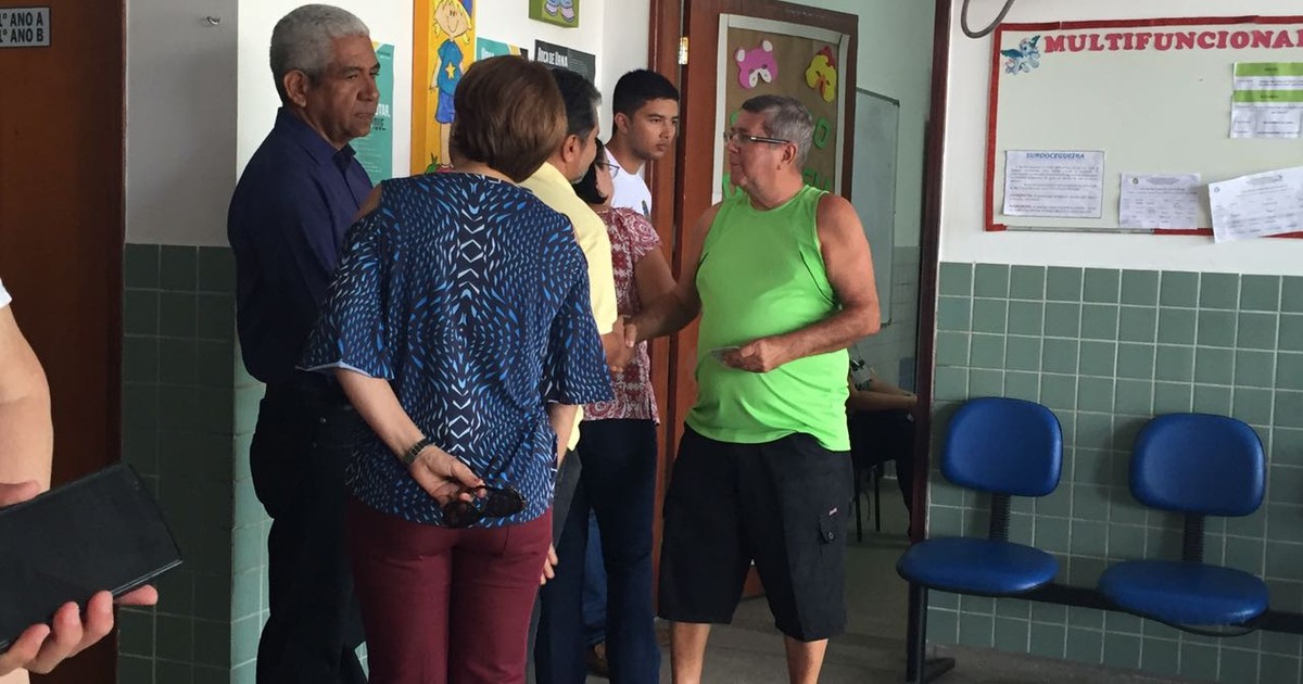 G1 - Candidato a prefeito Roberto Ramos, PT, vota em Boa Vista ...