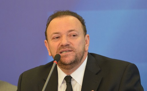 Governo quer superar clima de pessimismo e ampliar diálogo, diz Edinho ...