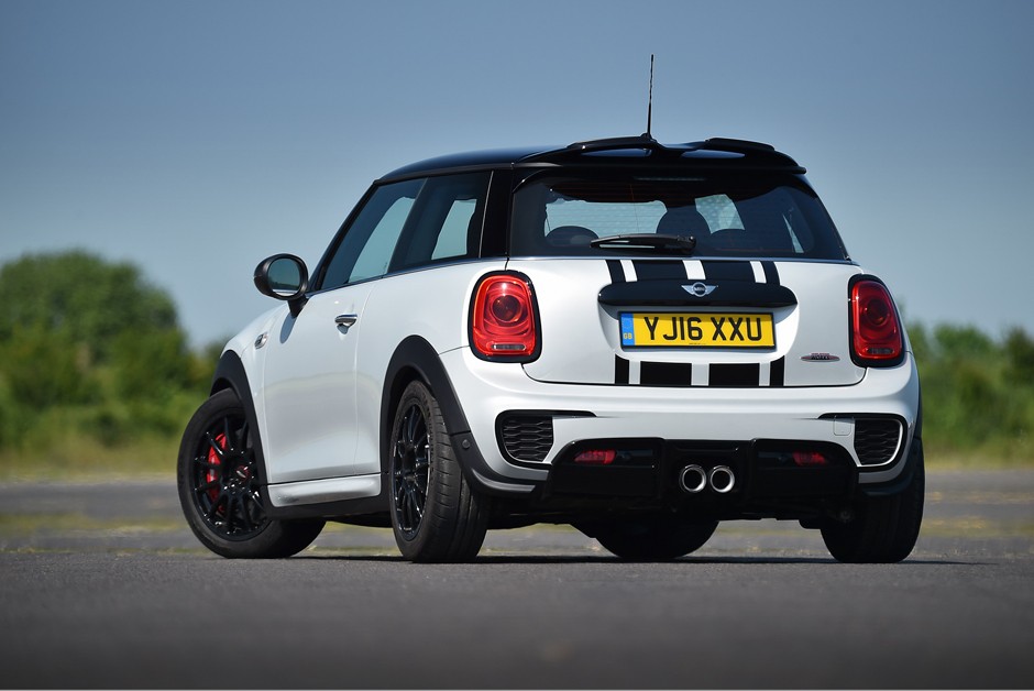 Mini apresenta John Cooper Works Challenge | Carros | autoesporte