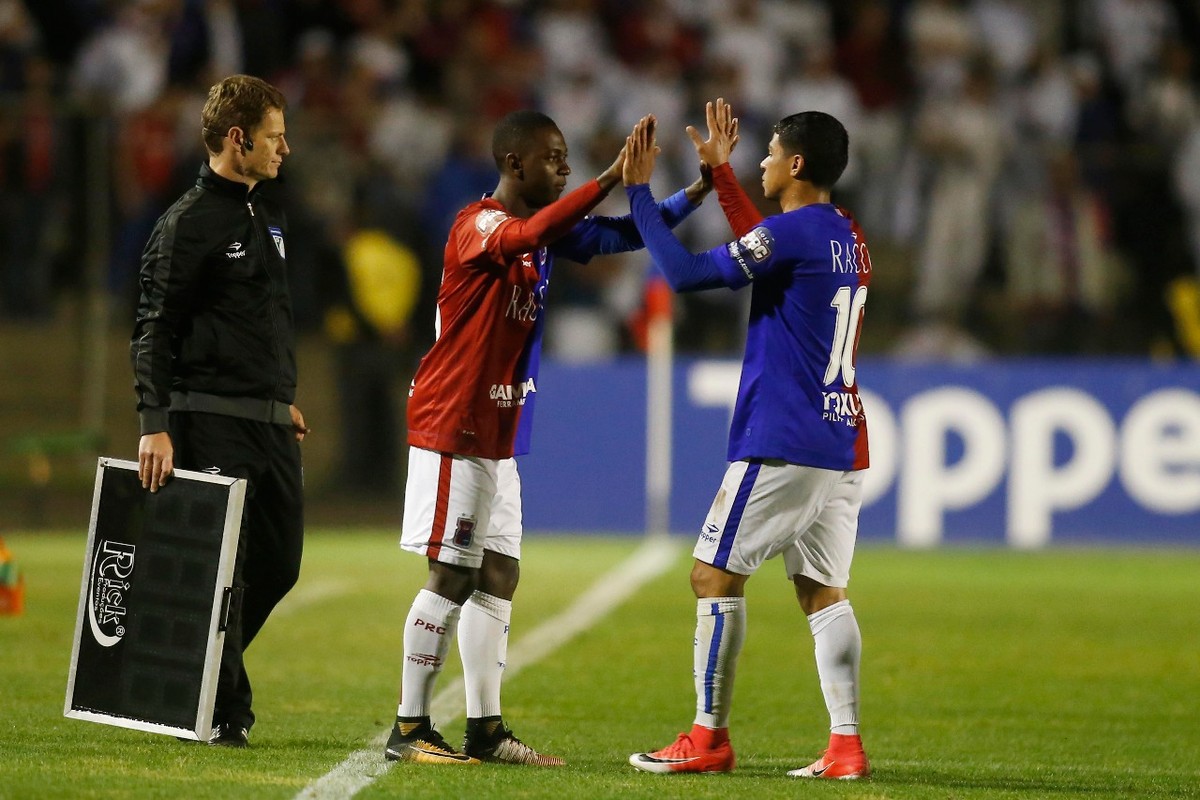 Novatos do Paraná estreiam e comemoram momento do time na Série B ...