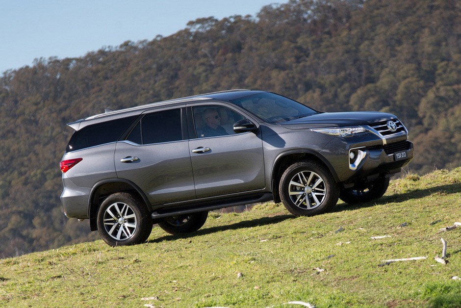 Nova Toyota SW4 já tem site oficial | Carros | autoesporte