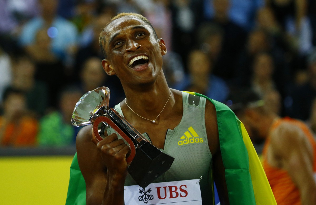 Alison dos Santos disputa prêmio internacional de atleta do ano em 2022 ...