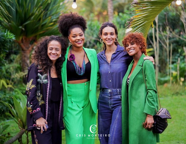 Juliana Alves comemora cinco anos de Yolanda com o tema de 'Encanto ...