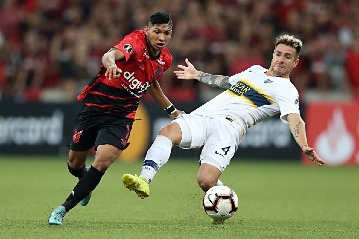 Athletico ganha o meio, explora a lateral e conta com brilho de M ...