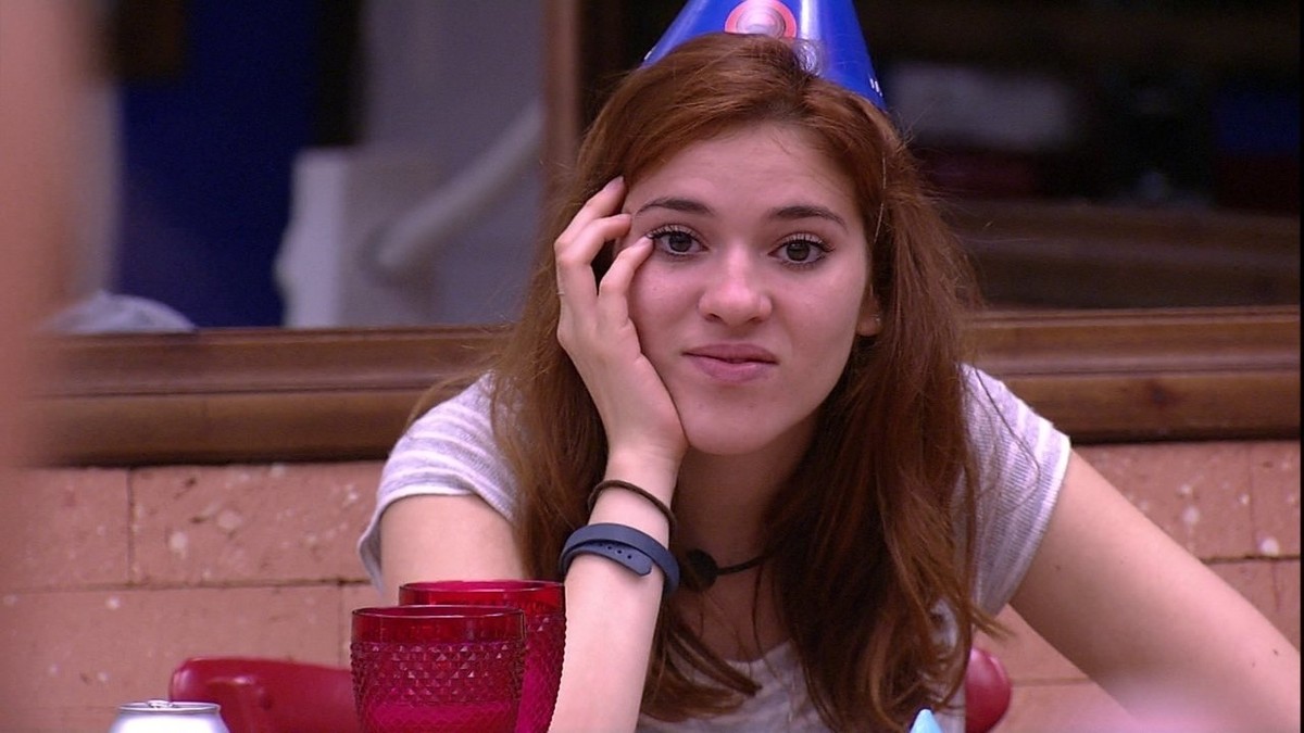 Paula e Ana Clara comem pipoca na cozinha | agora na casa | gshow
