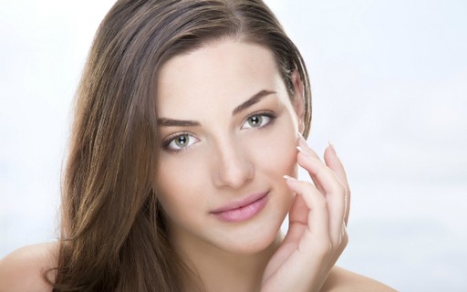 Dez top maquiadores revelam os principais truques para uma boca ...