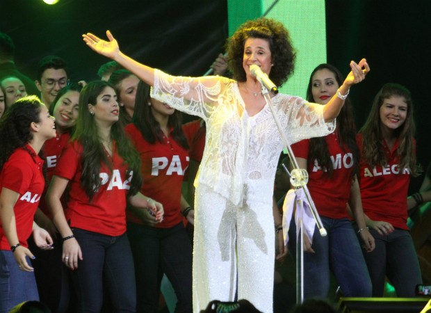 Simone fala sobre a importância do Natal em sua vida e o "tesão" de ...