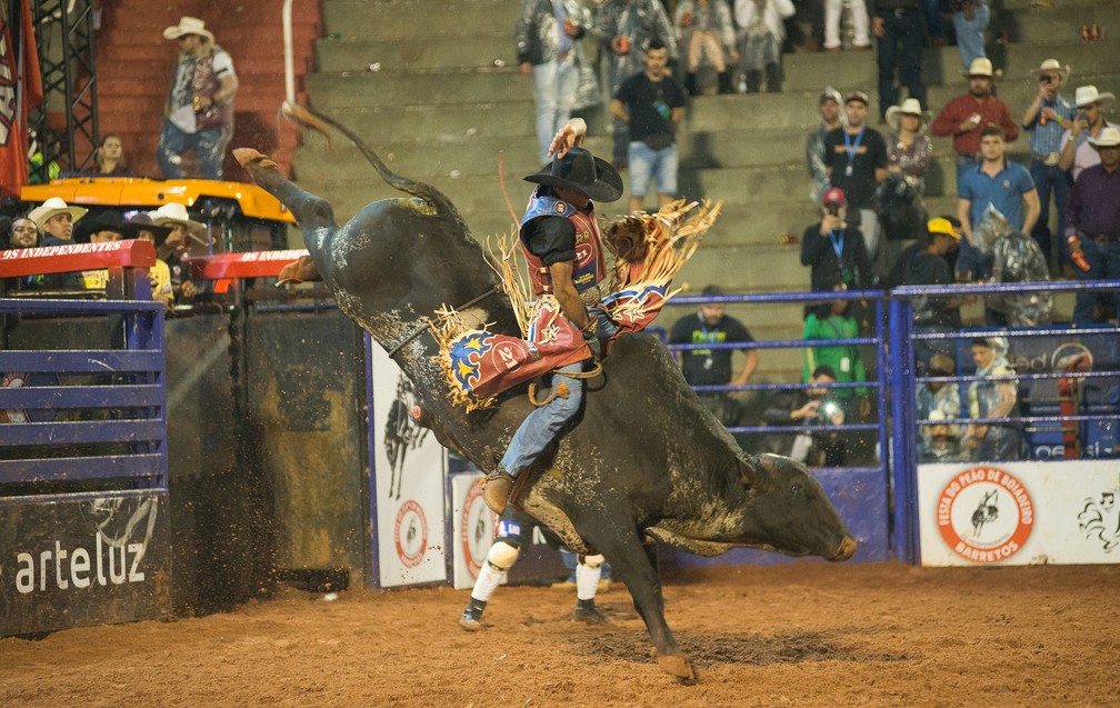 Barretos 2018: Segundo dia de montarias do Rodeio Internacional; FOTOS ...