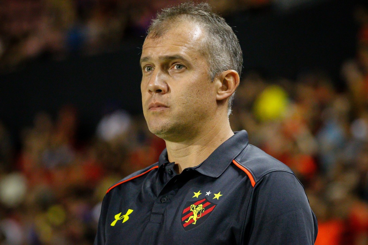 Após saída do Sport, Eduardo Baptista divulga nota agradecendo à ...