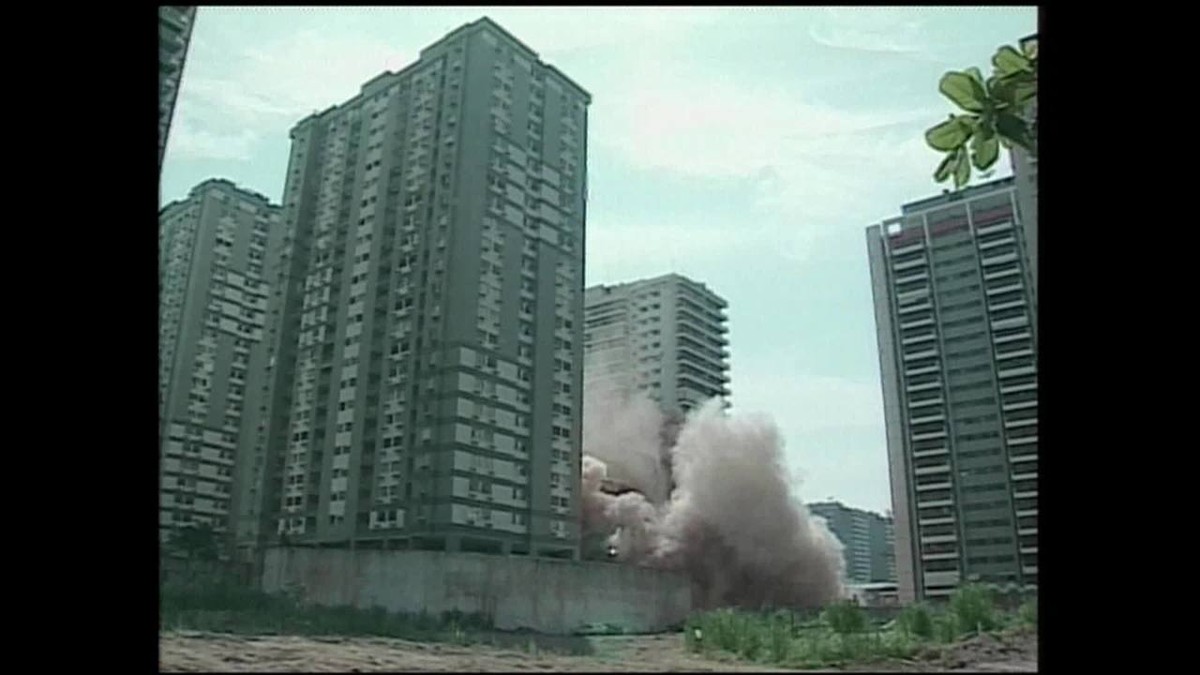 Ex-moradores do edifício Palace II fazem protesto em frente ao TJ-RJ e ...