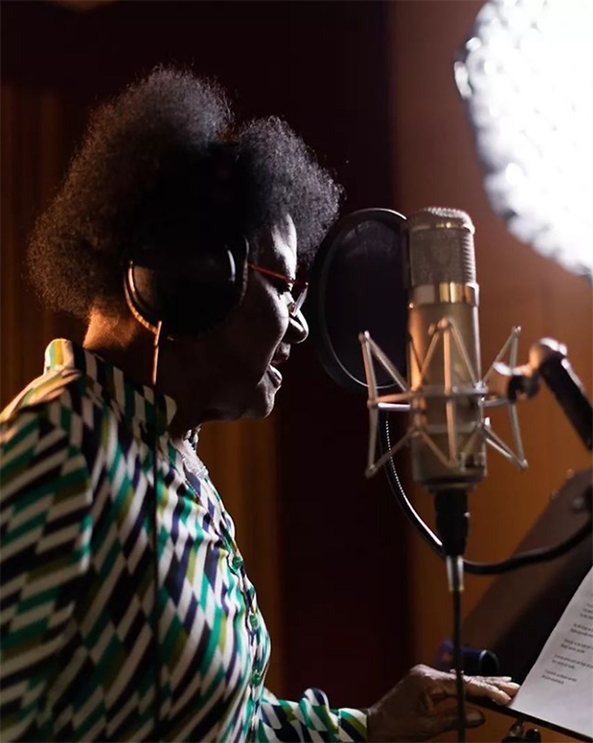 Alaíde Costa grava em São Paulo álbum produzido por Emicida | Blog do ...
