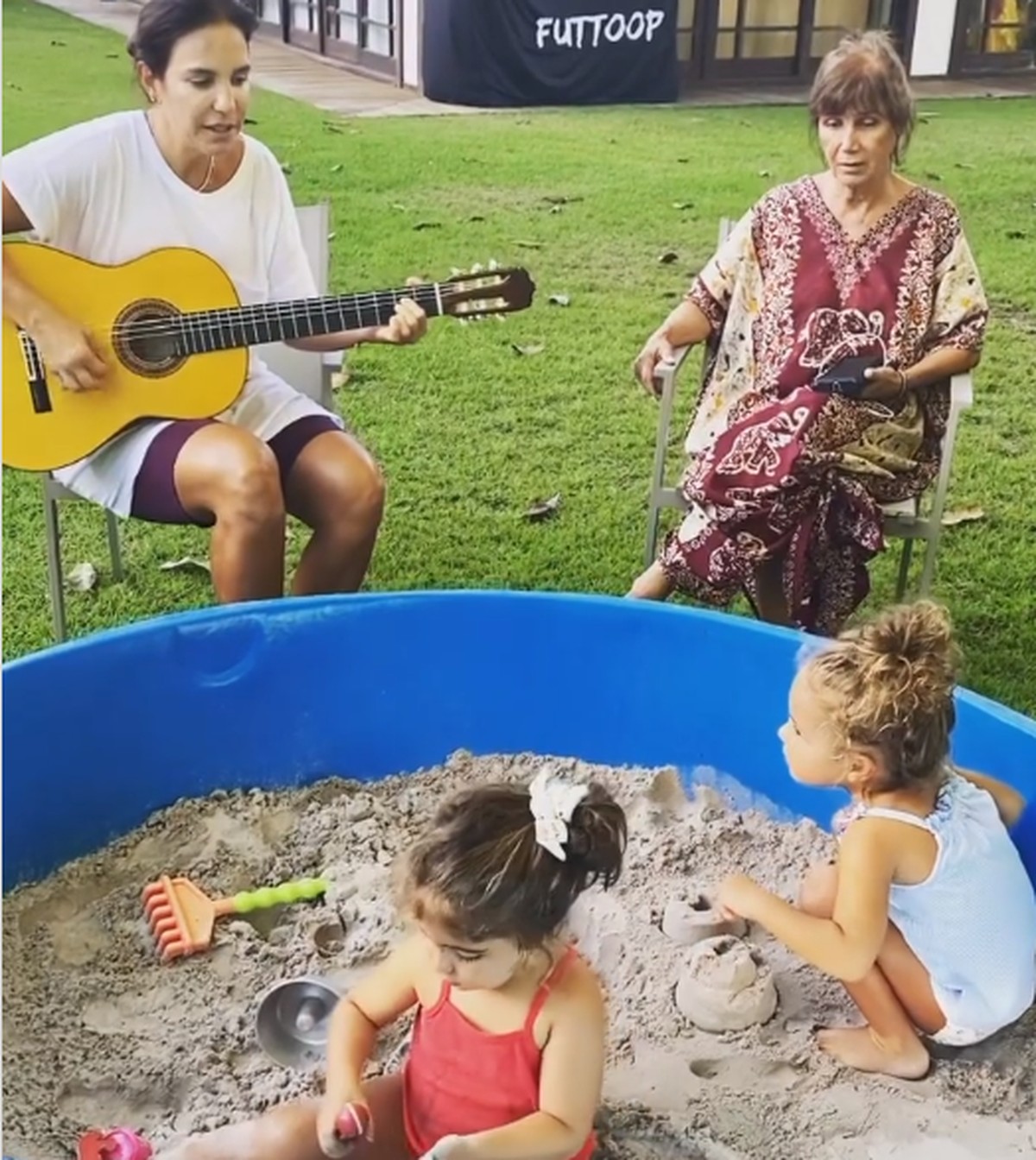 Ivete Sangalo Toca Violão E Canta Música De Tim Maia Para Filhas E Tia