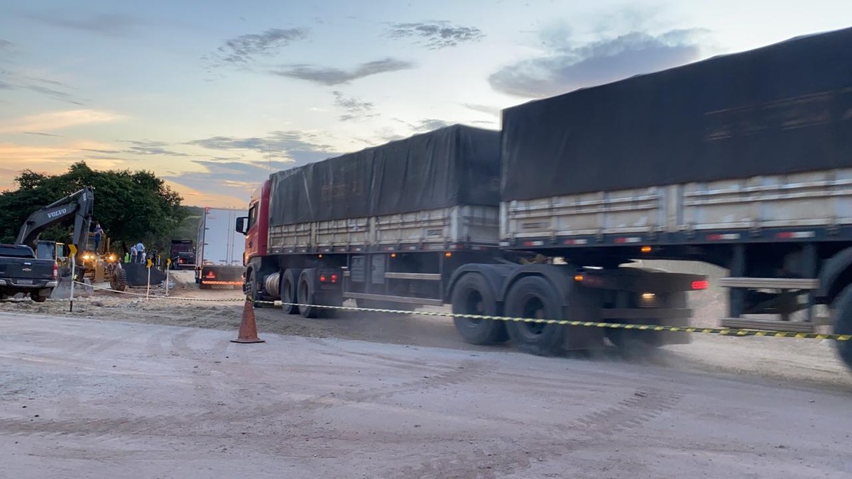 DNIT libera trecho de desvio na BR-010 após rompimento de rodovia ...